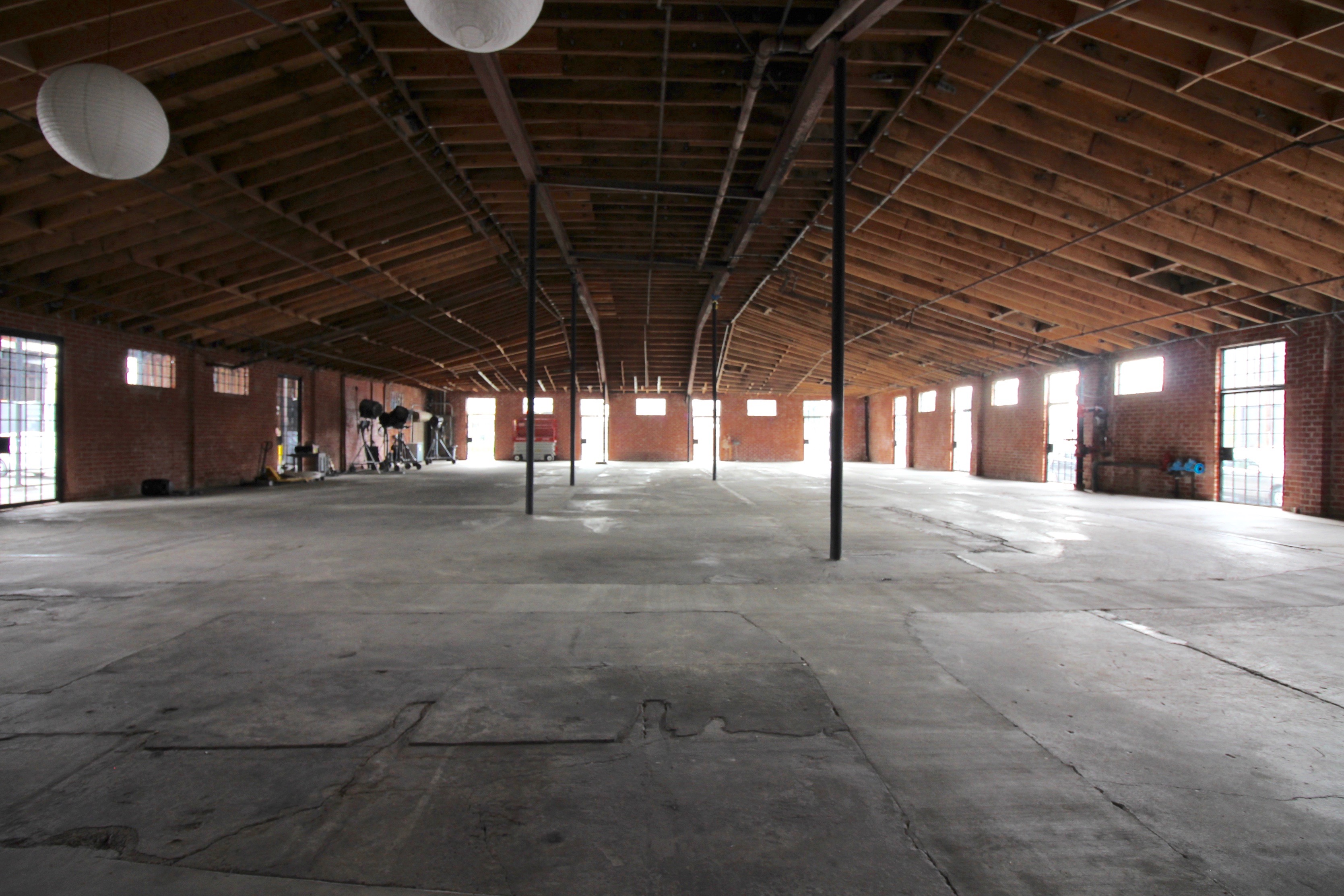 83800 Warehouse - A2Z Spaces - Los Angeles, CA - Locations For Film ...